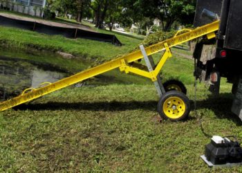 Lake Weed Cutter | Aquatic Weed Removal & Harvester Boat